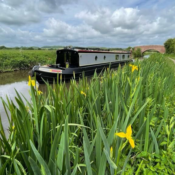 Living On A Narrowboat | Fran & Rich's Journey | HKJ